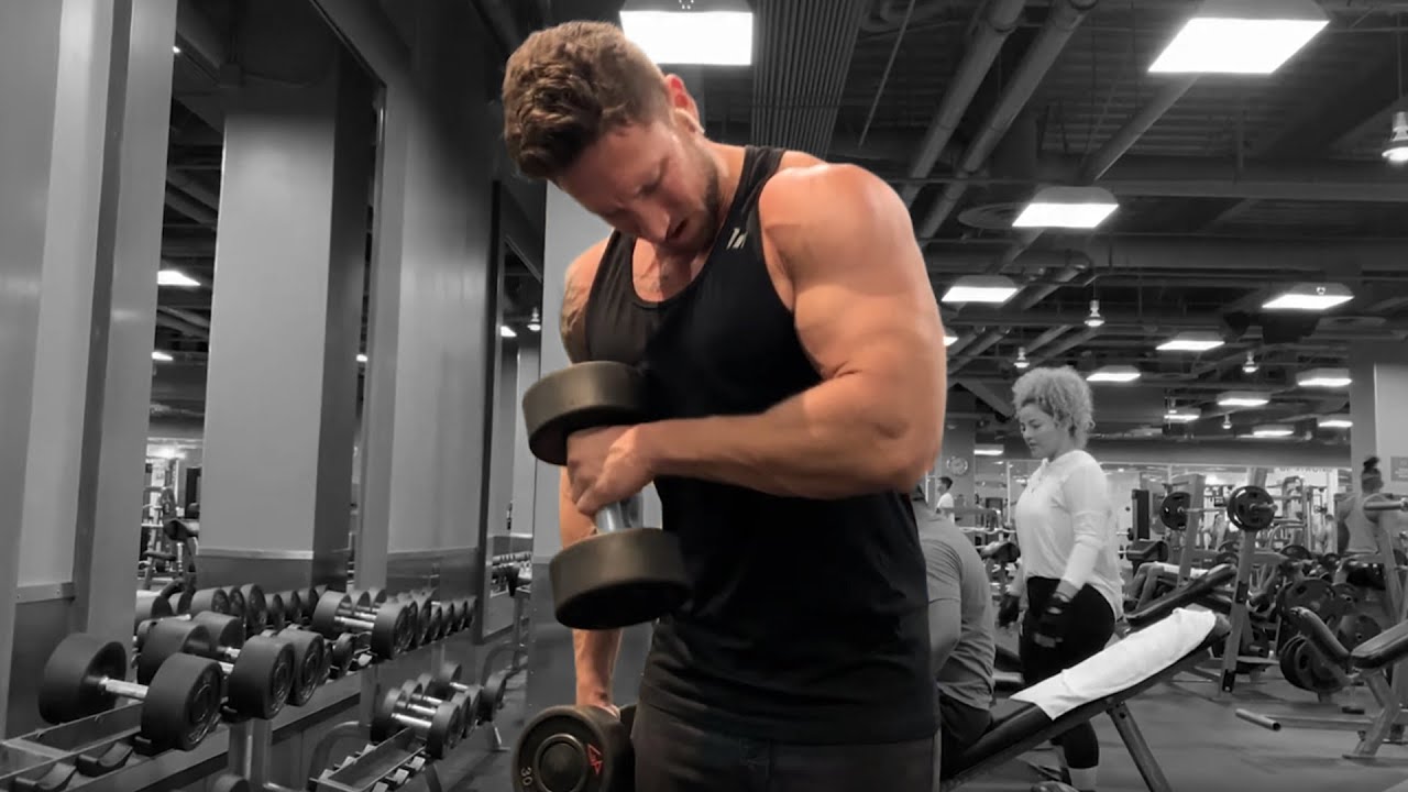 Cross Body Hammer Curl Bicep Exercise SuperHuman Fitness Cross Body Hammer Curl Bicep Exercise SuperHuman Fitness