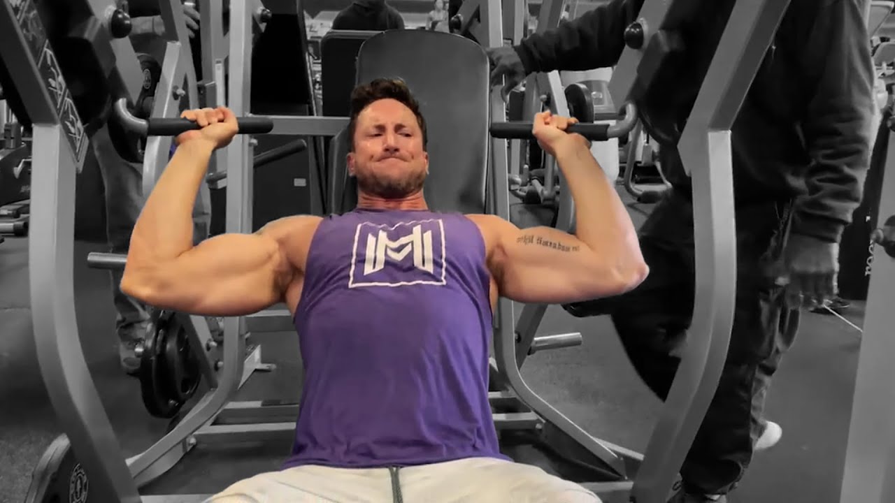 Machine Shoulder Press for Bigger Shoulders - SuperHuman