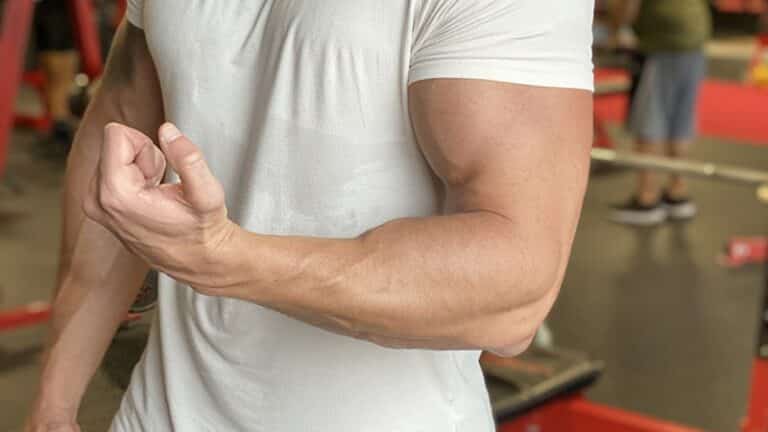 How to do a Cable Shrug for a Bigger Back - SuperHuman